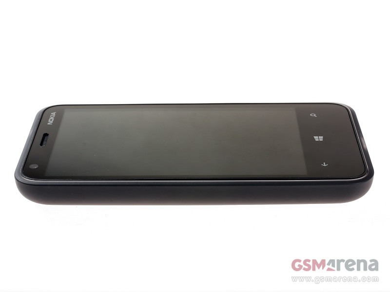 Nokia Lumia 620 pictures, official photos