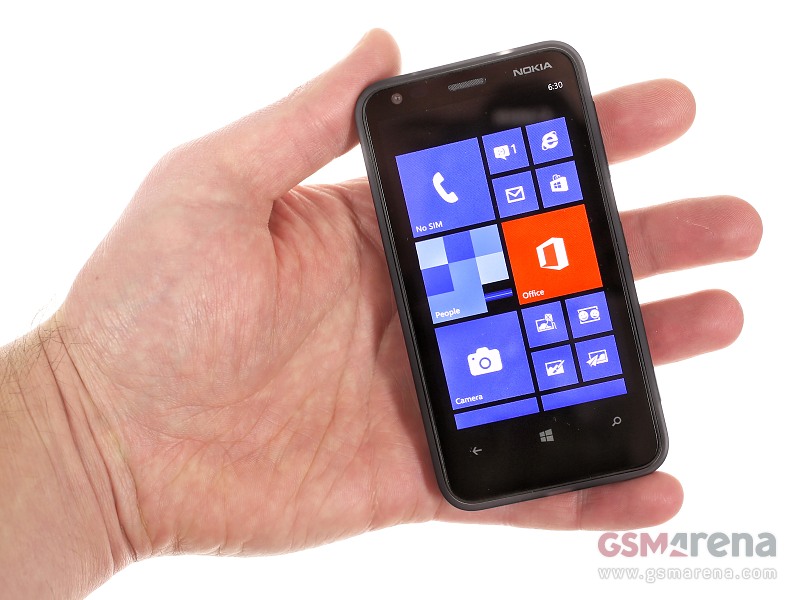 Nokia Lumia 620 pictures, official photos