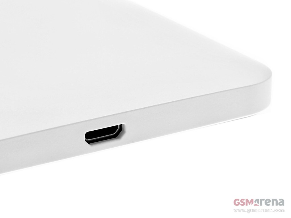 Microsoft Lumia 640 XL LTE Dual SIM pictures, official photos