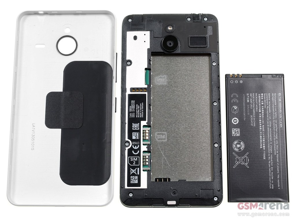 Microsoft Lumia 640 XL LTE Dual SIM pictures, official photos