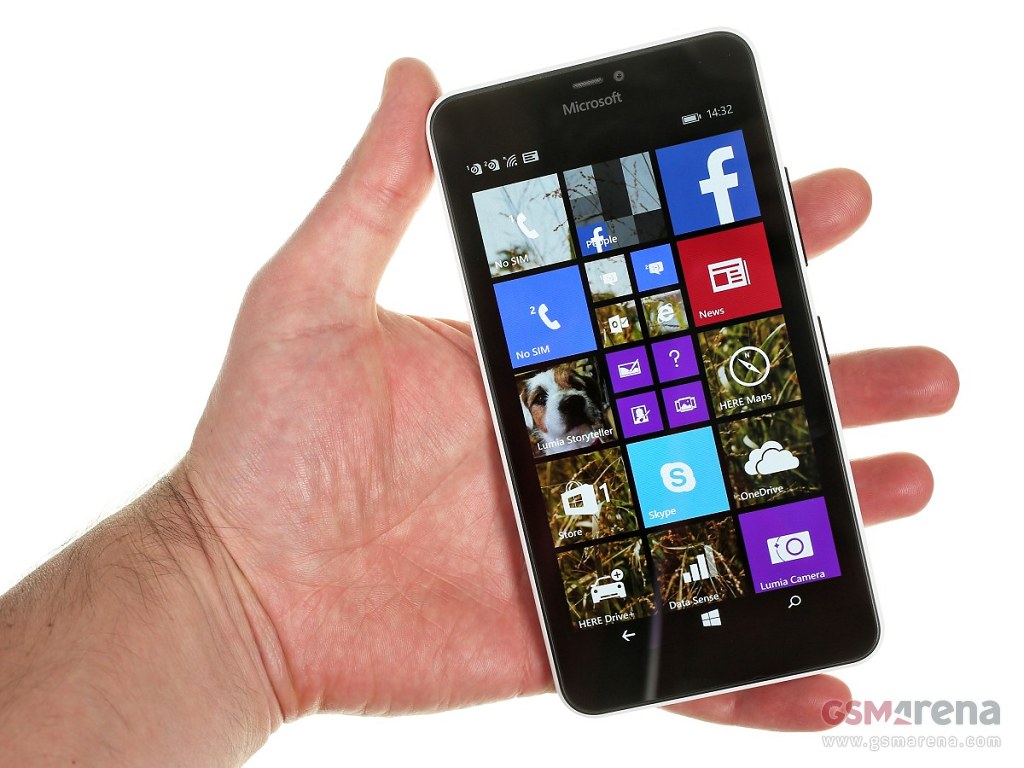 Microsoft Lumia 640 XL LTE Dual SIM pictures, official photos