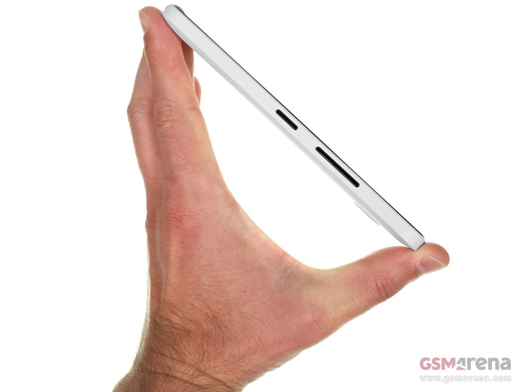 Microsoft Lumia 640 XL LTE Dual SIM pictures, official photos