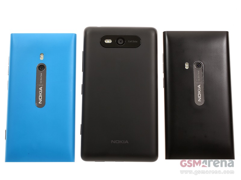 Nokia Lumia 820 pictures, official photos