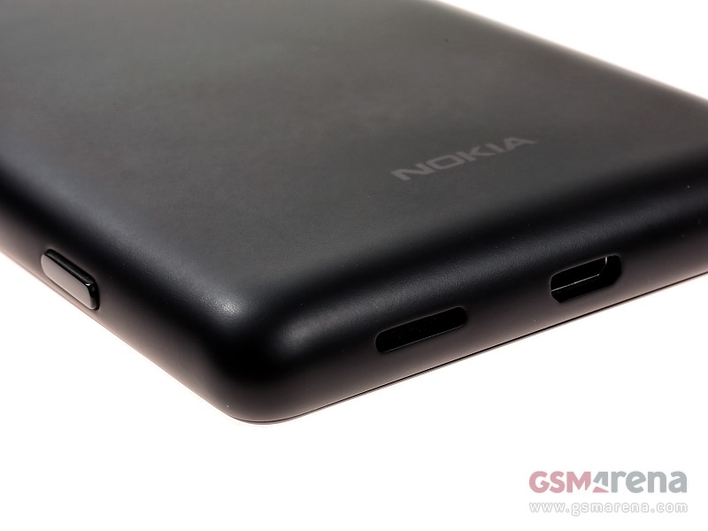 Nokia Lumia 820 pictures, official photos