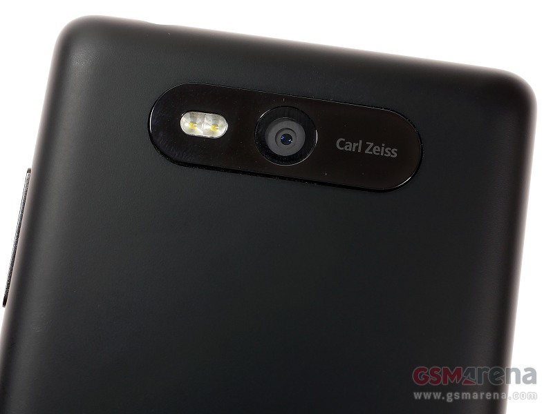 Nokia Lumia 820 pictures, official photos