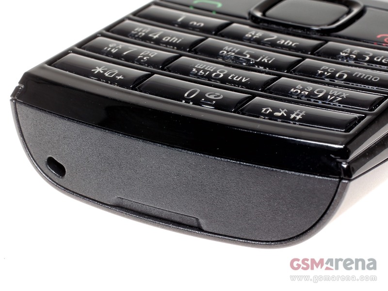 Nokia X2-02 pictures, official photos