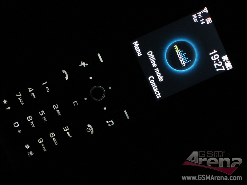 Samsung F110 pictures, official photos