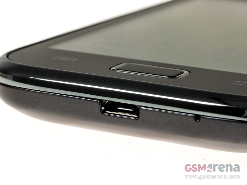 Samsung Galaxy Ace Plus S7500 pictures, official photos