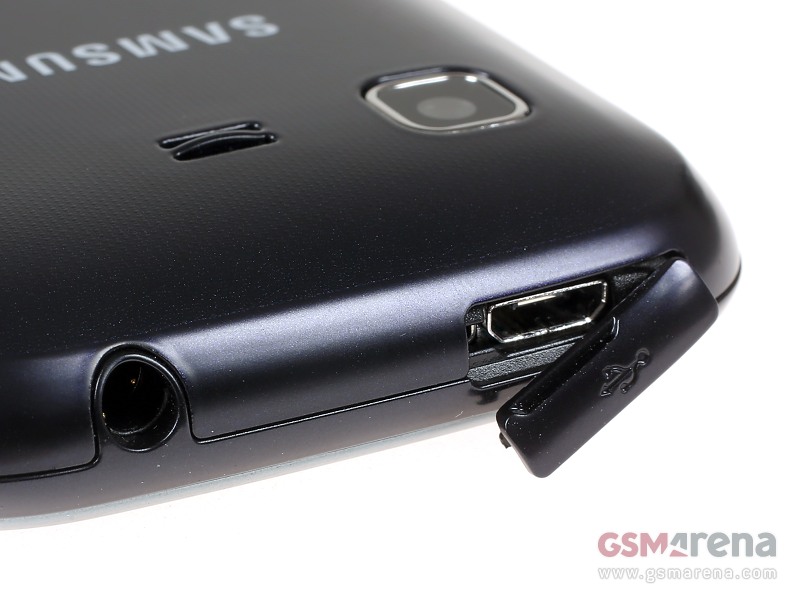Samsung Galaxy Pocket S5300 pictures, official photos