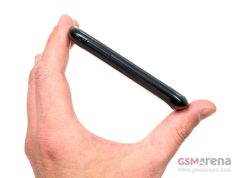 Samsung Galaxy Pocket S5300 pictures, official photos