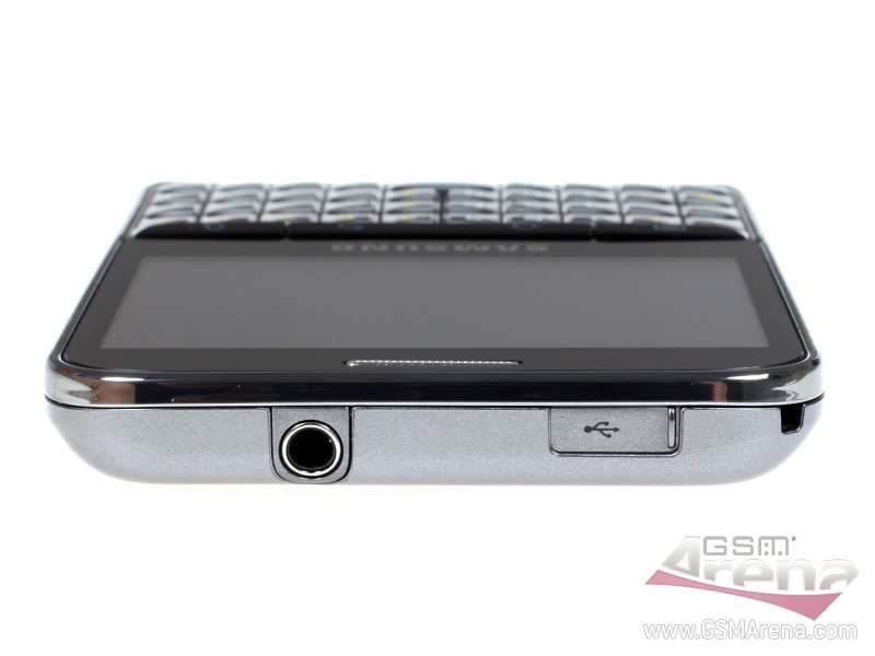 Samsung Galaxy Pro B7510 pictures, official photos