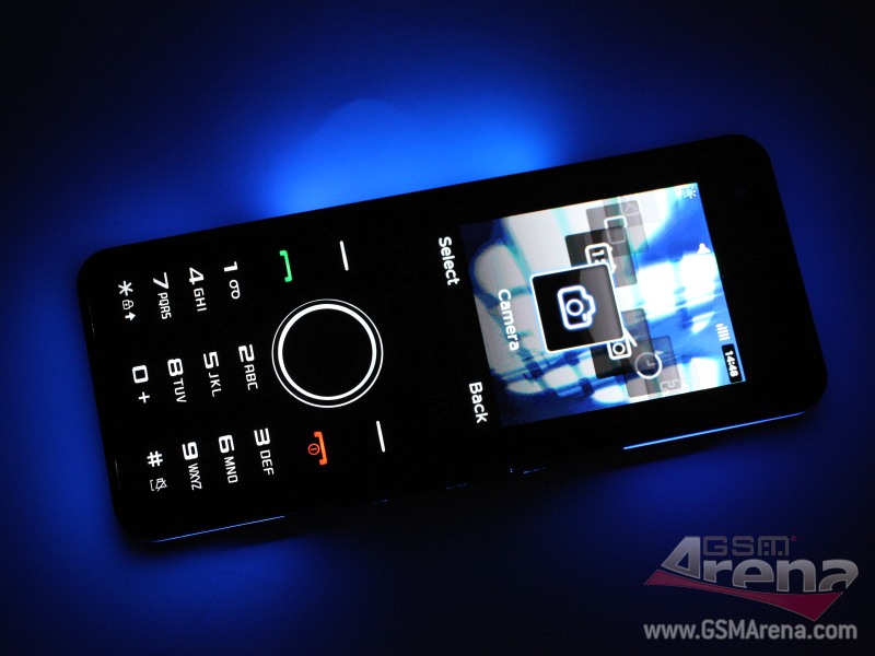 Samsung M7500 Emporio Armani pictures, official photos