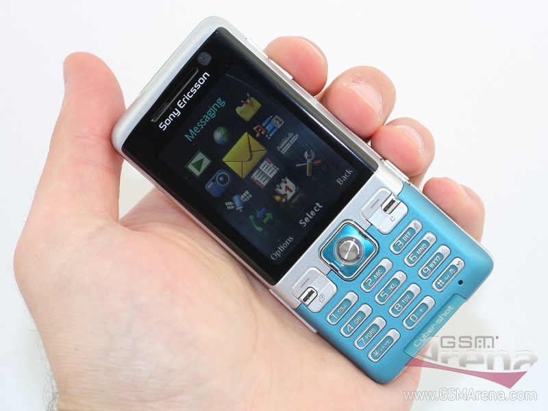 Sony Ericsson C702 pictures, official photos