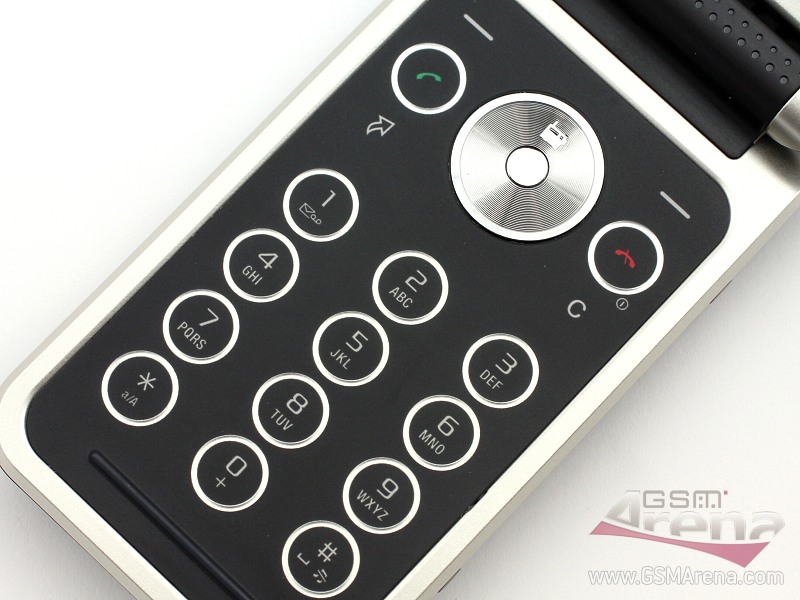 Sony Ericsson R306 Radio pictures, official photos