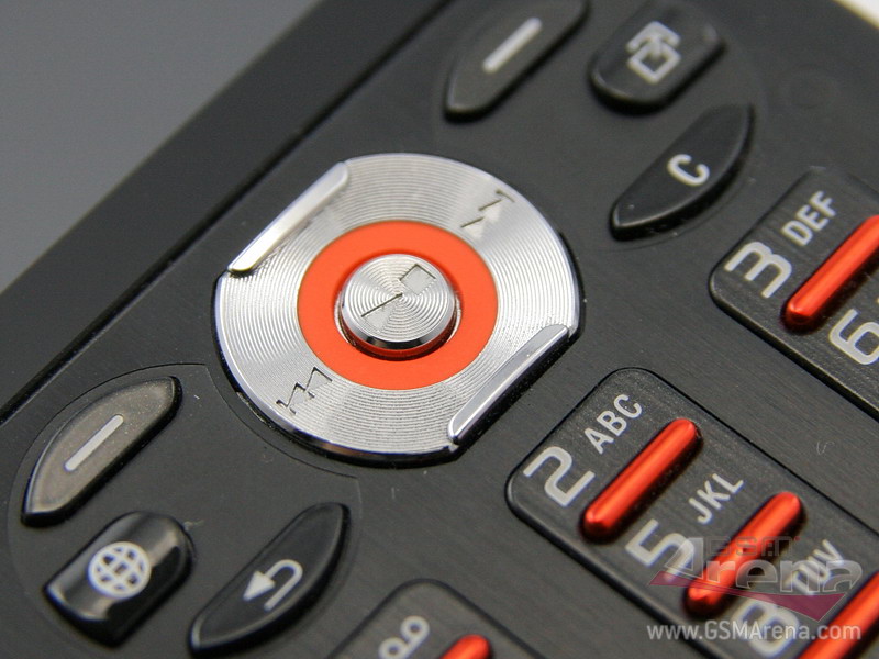 Sony Ericsson W880 pictures, official photos