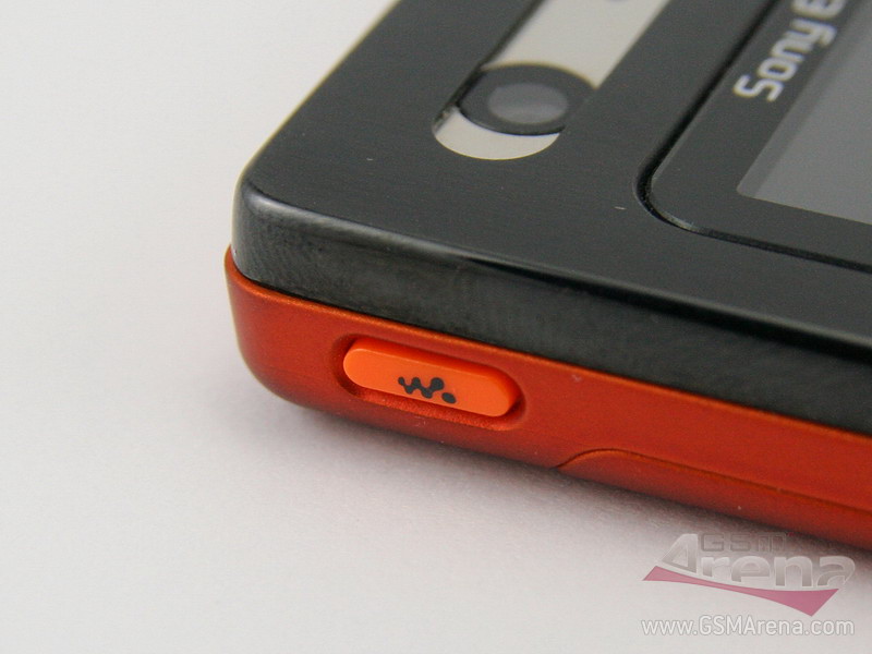 Sony Ericsson W880 pictures, official photos