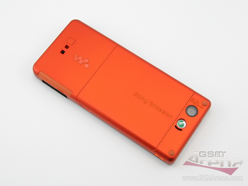 Sony Ericsson W880 pictures, official photos
