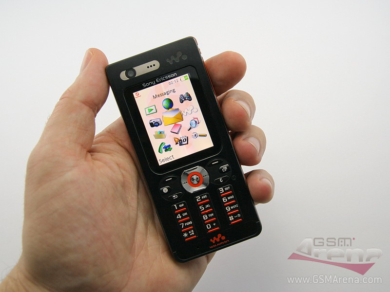 Sony Ericsson W880 pictures, official photos