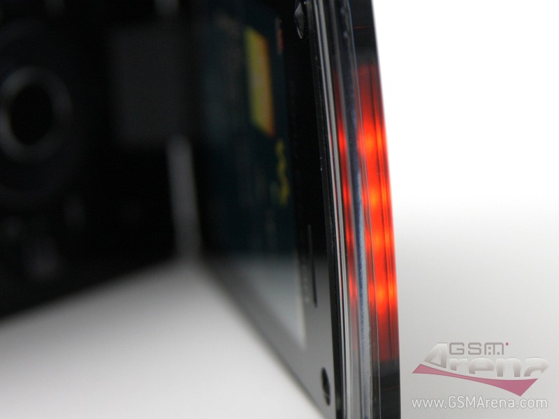 Sony Ericsson W980 pictures, official photos