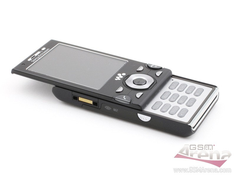 Sony Ericsson W995 pictures, official photos