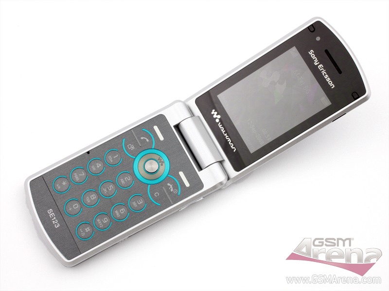 Sony Ericsson W508 pictures, official photos