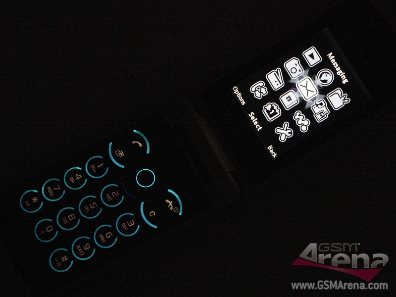 Sony Ericsson W508 pictures, official photos
