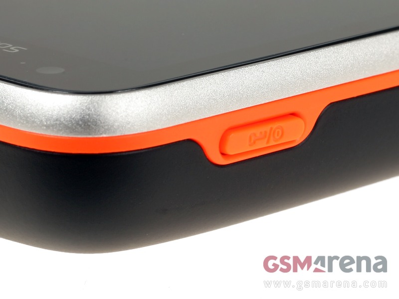 Sony Ericsson Xperia active pictures, official photos