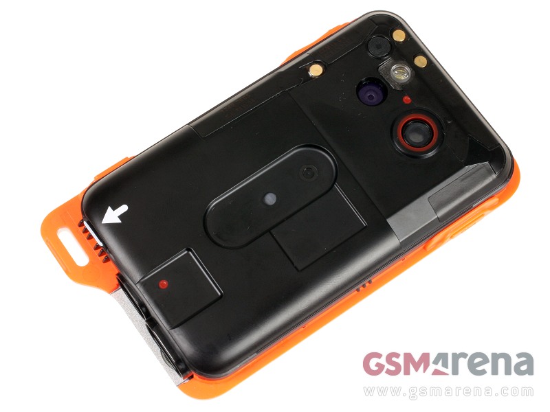 Sony Ericsson Xperia active pictures, official photos