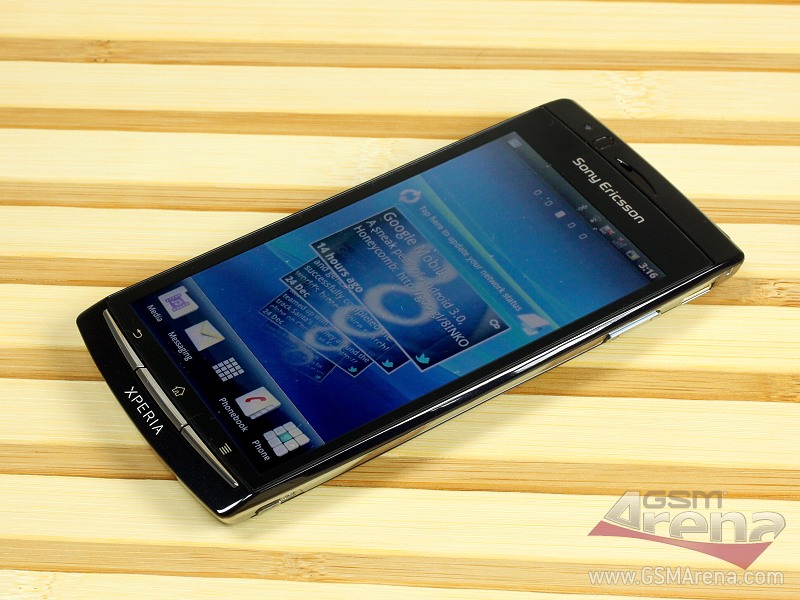 Sony Ericsson Xperia Arc pictures, official photos