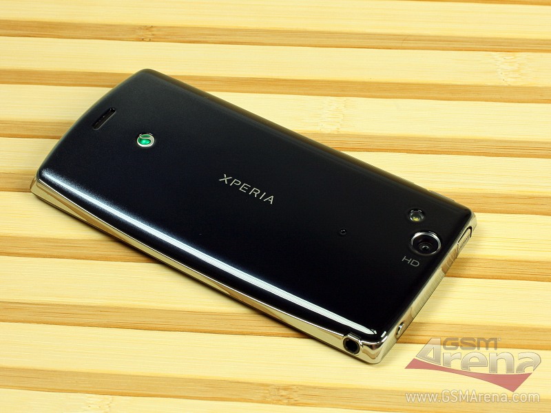 Sony Ericsson Xperia Arc pictures, official photos