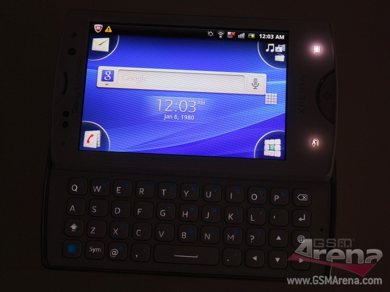 Sony Ericsson Xperia mini pro pictures, official photos