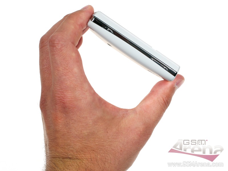 Sony Ericsson Xperia mini pro pictures, official photos