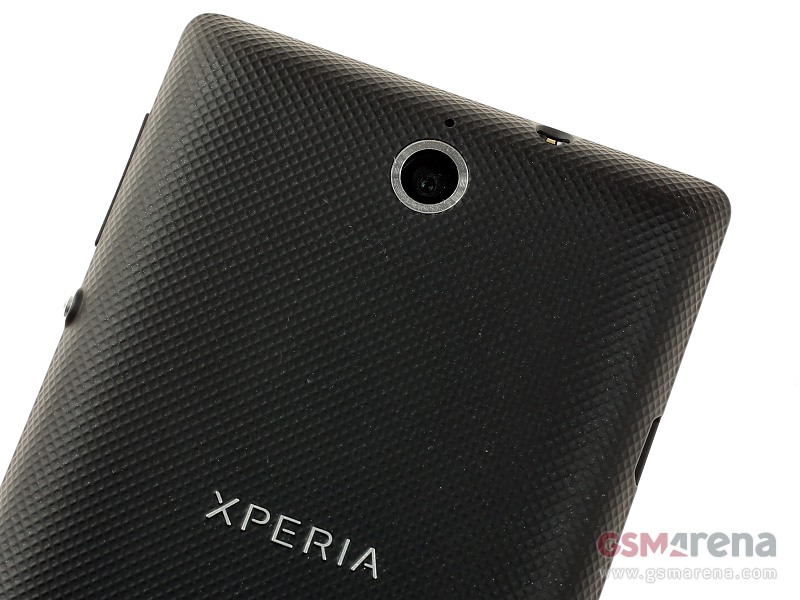 Sony Xperia E dual pictures, official photos
