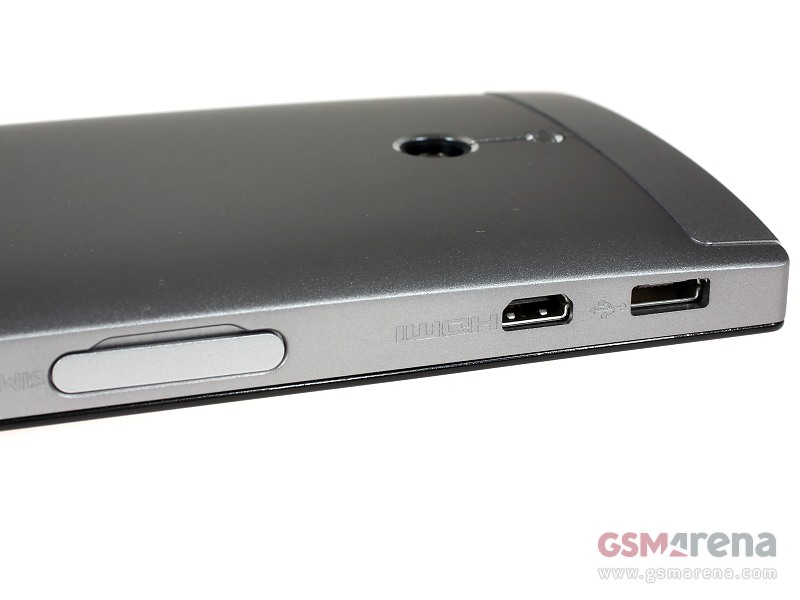 Sony Xperia P pictures, official photos