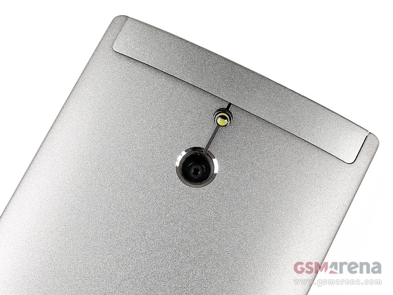 Sony Xperia P pictures, official photos