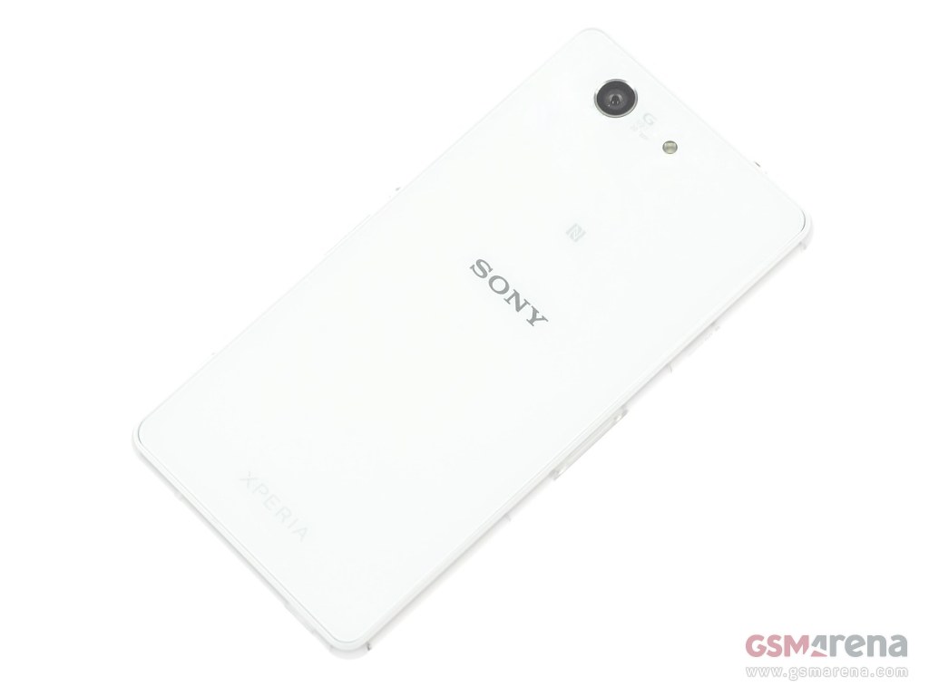 Sony Xperia Z3 Compact pictures, official photos