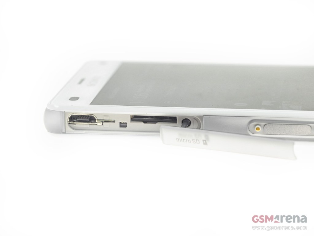 Sony Xperia Z3 Compact pictures, official photos