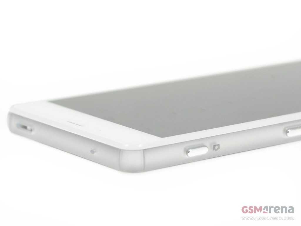 Sony Xperia Z3 Compact pictures, official photos