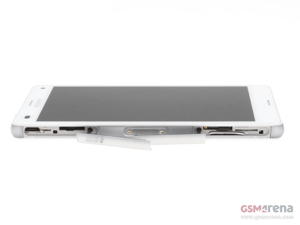 Sony Xperia Z3 Compact pictures, official photos