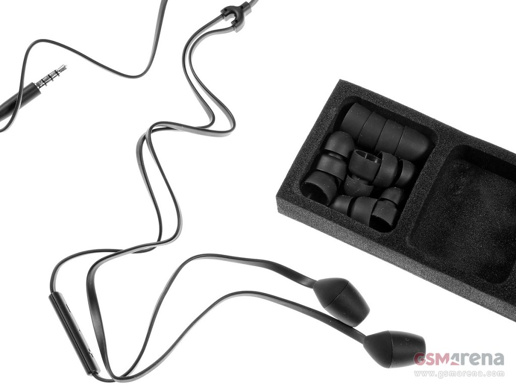 Yota YotaPhone 2 pictures, official photos